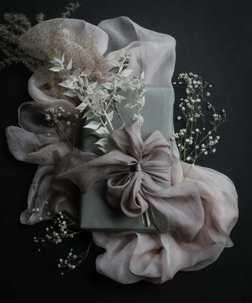 15 elegant, modern DIY gift wrap ideas - 100 Layer Cake