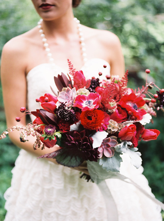 Rich red fall wedding ideas | Red and white wedding | 100 Layer cake