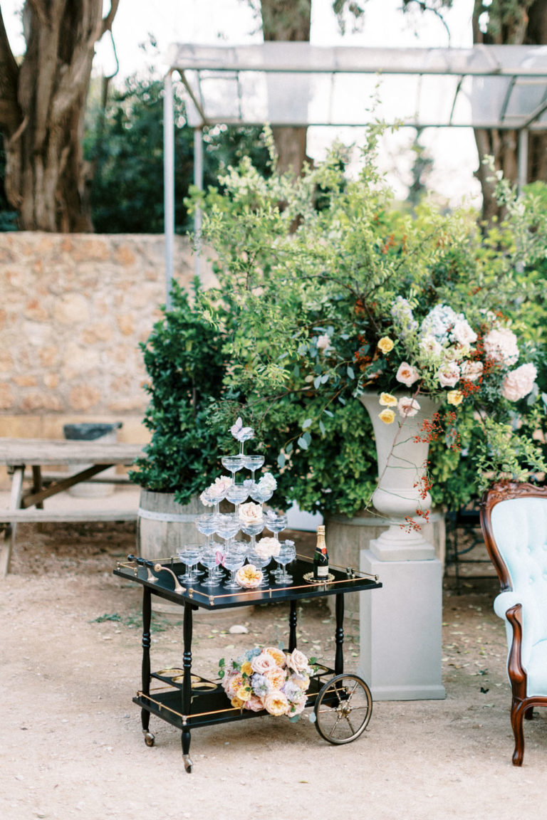 Greek castle wedding in Athens | Elegant wedding inspiration